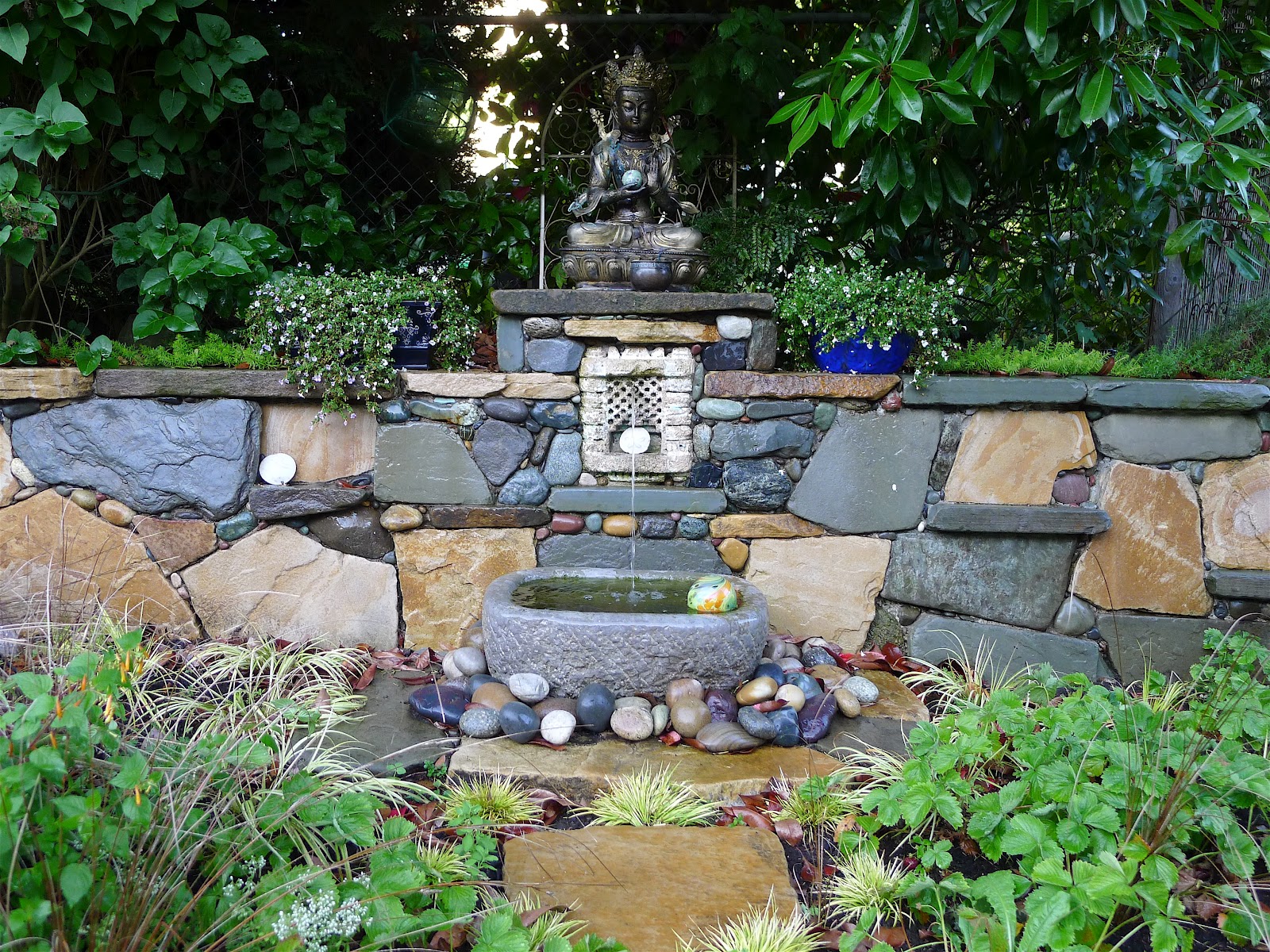 Jeffrey Bale's World of Gardens: Garden Altars