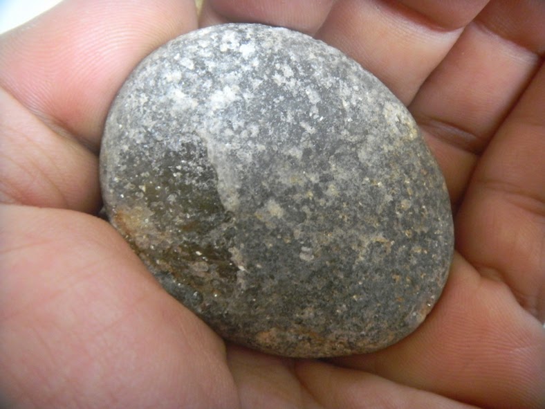 Manfaat Mustika Batu Pasir Emas