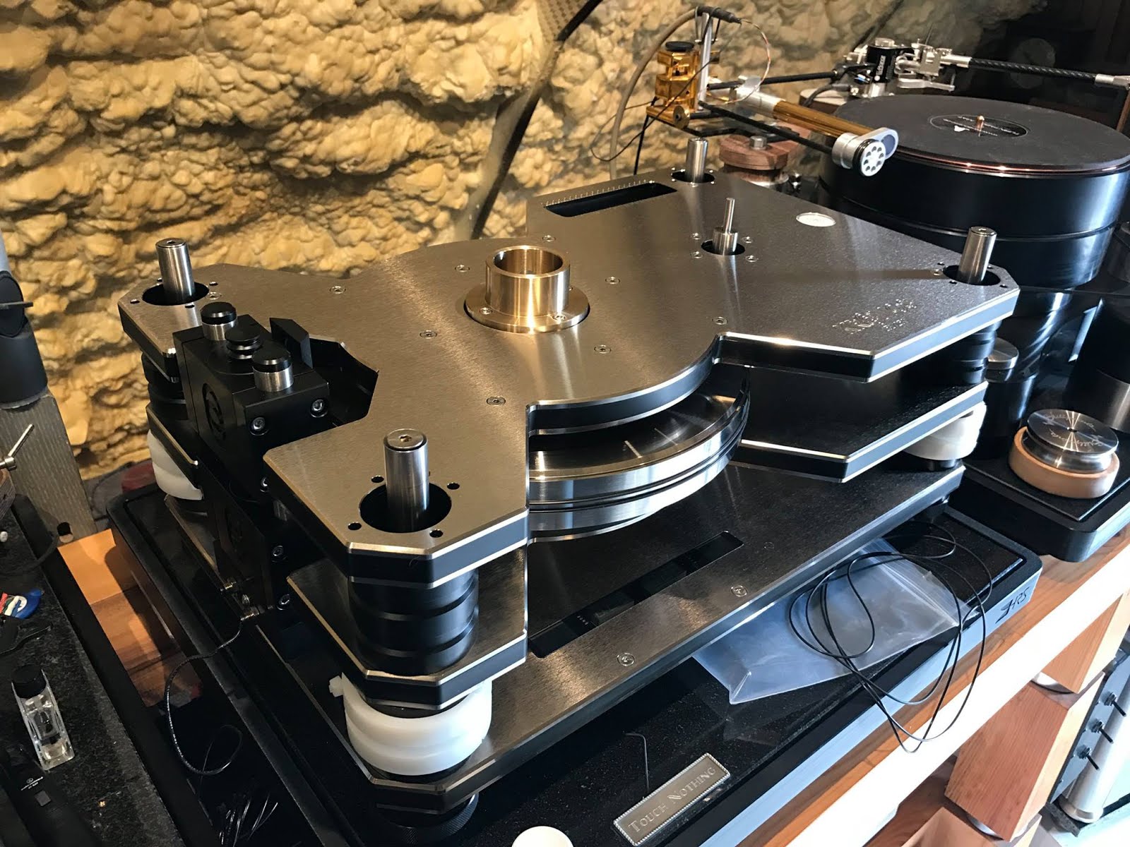 Kronos Pro turntable installation – M & S | Ultimate High-Fidelity