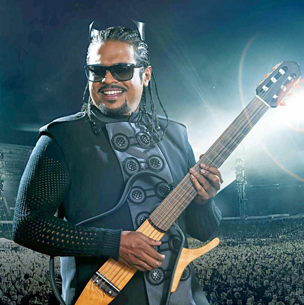 Sinhala Lyrics - ගී පද වැල් : Labandiye Lyrics | ලබැදියේ - Lahiru Perera