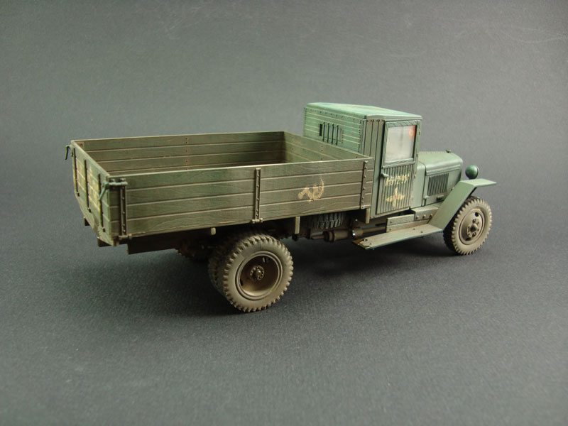 ARMOURED FIGHTING VEHICLE: ZIS-5V...