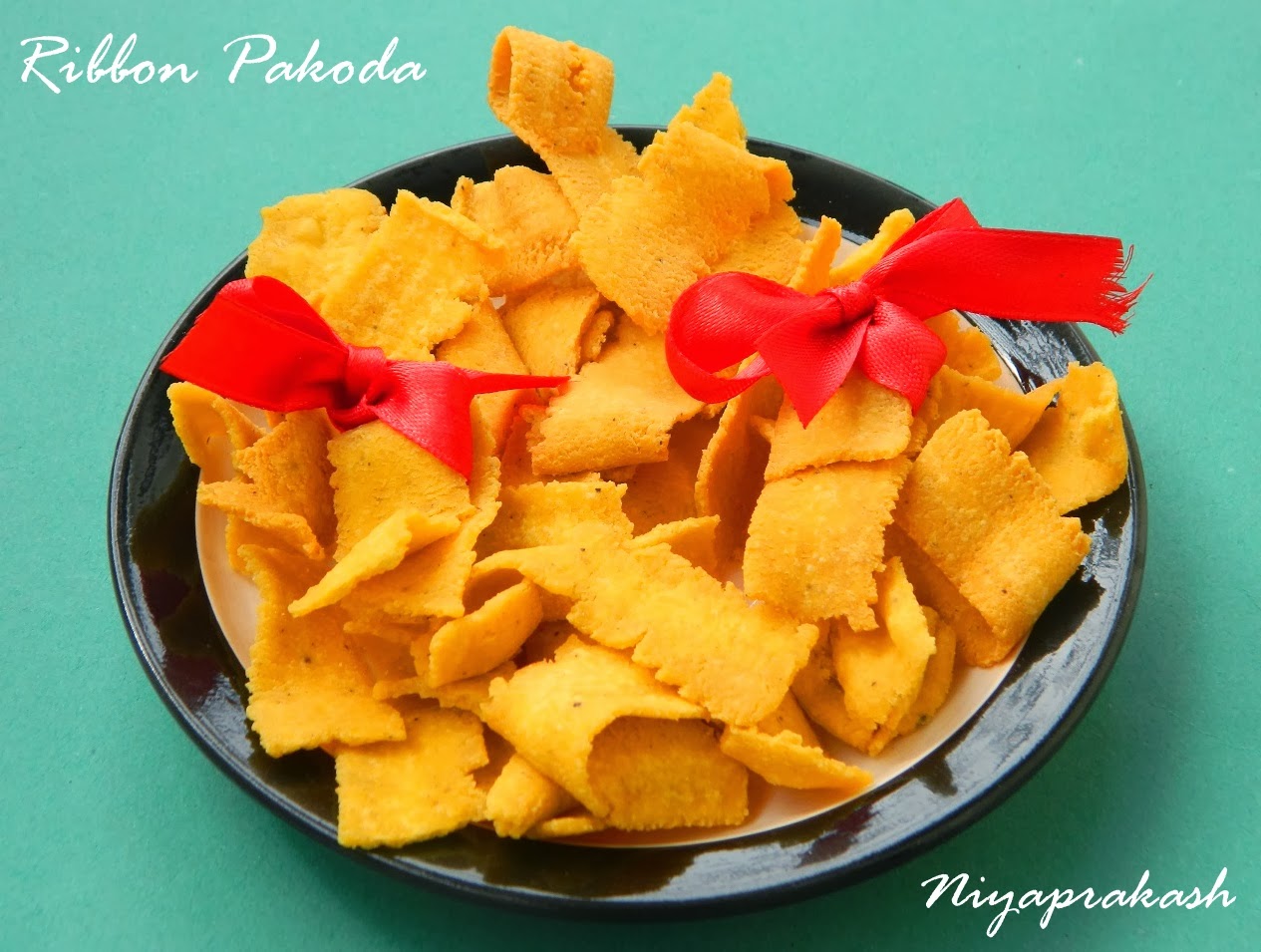 Niya's World: Ribbon Pakoda / Ola Pakkavada / Pakkavada
