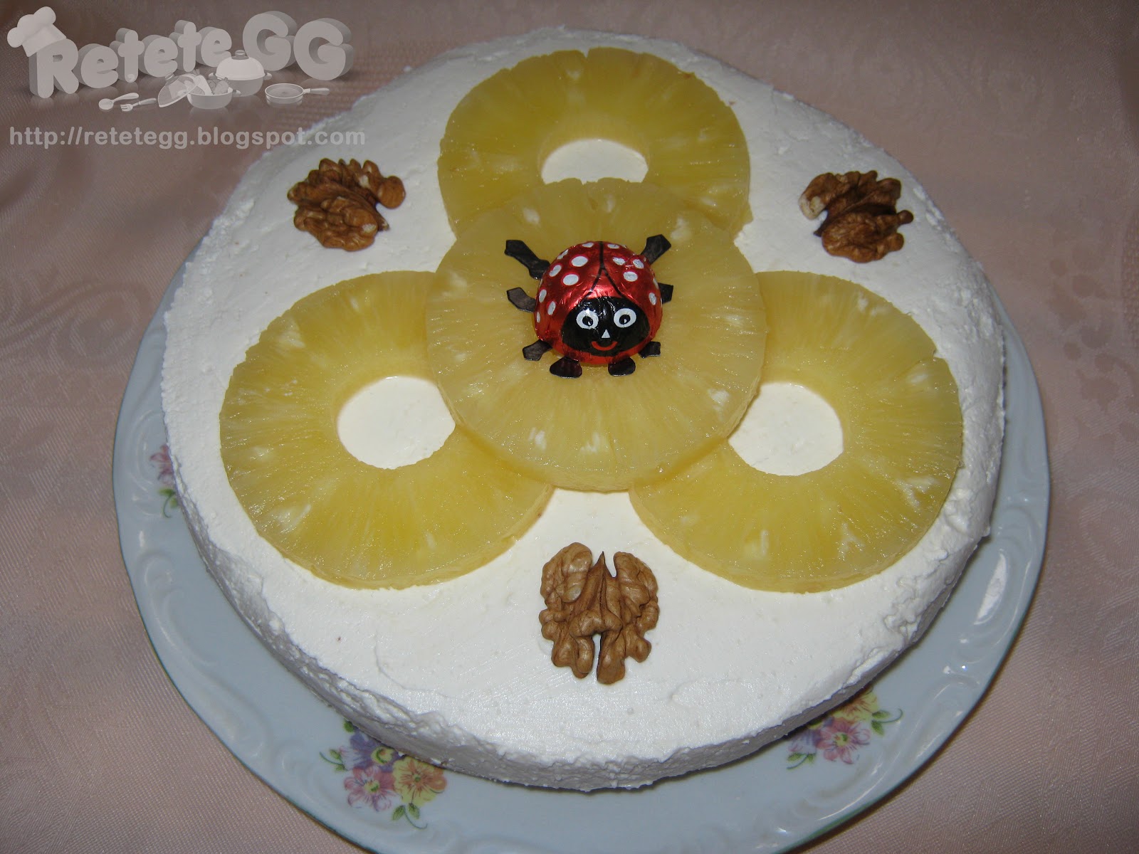 Retete gustoase si garnisite: 10 deserturi rapide si simple