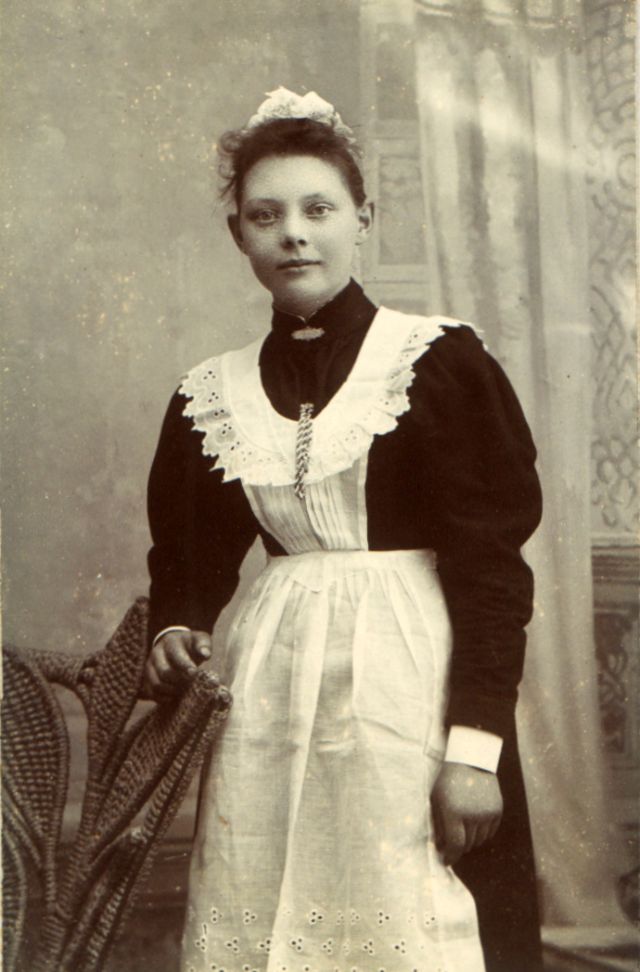 Beautiful Portraits of Edwardian Maids From the 1900s ~ Vintage Everyday
