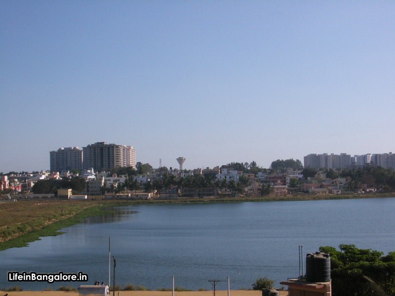 LifeinBLR - Life in Bangalore: Sarakki Lake full of Water in 2006