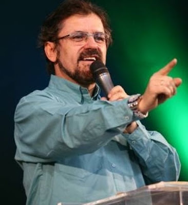 Asaph Borba fala sobre a lista fajuta de preços e cachês de cantores ...