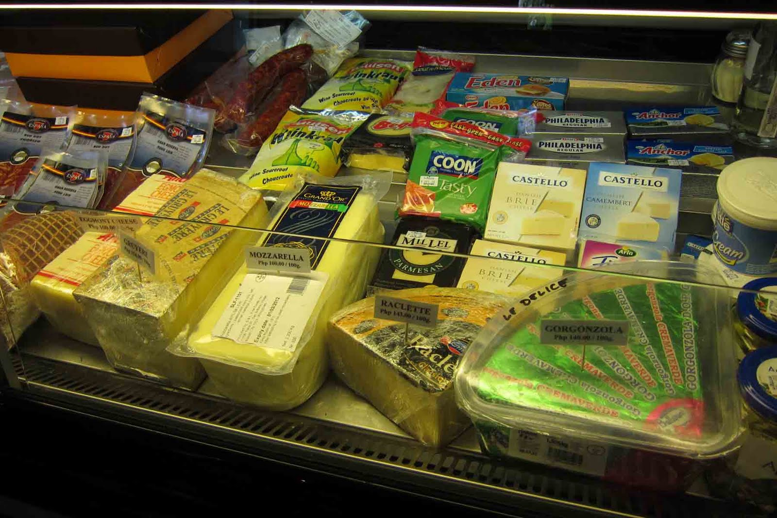 trigger happy foodie: Le Delice Deli Shop and Restaurant