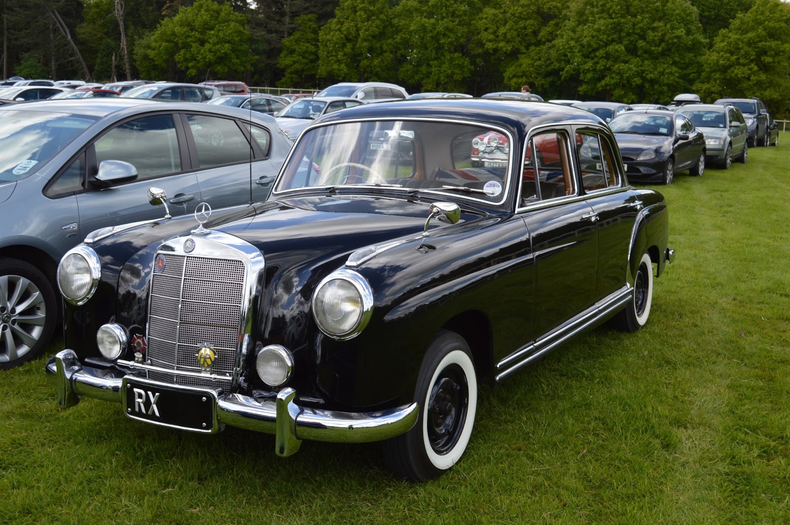 Dream Car Spotter: Mercedes 220 1955
