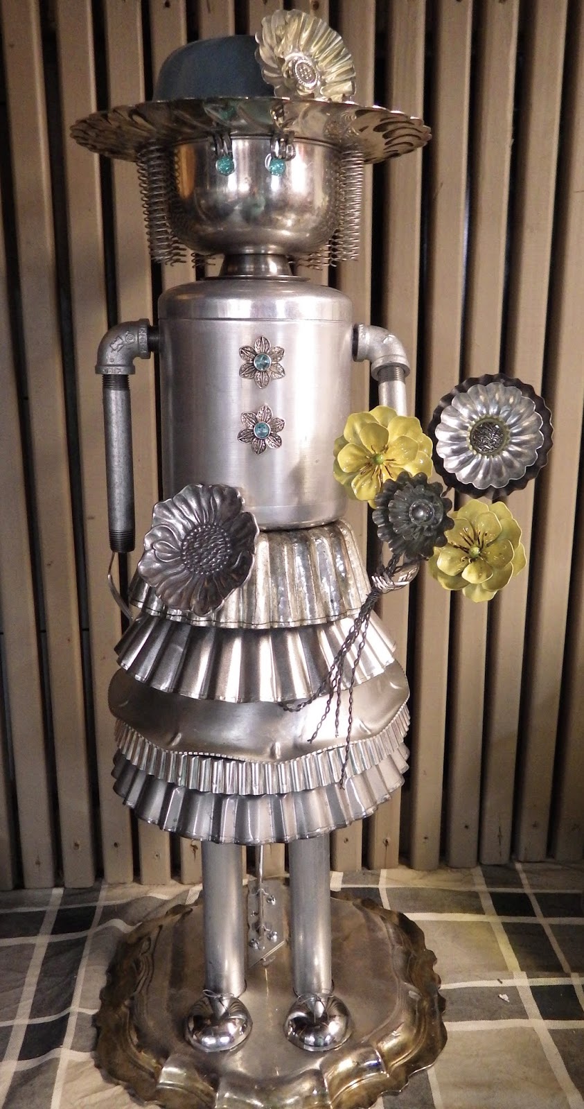 Our Garden Path: Miss Sugar Tin Lizzy