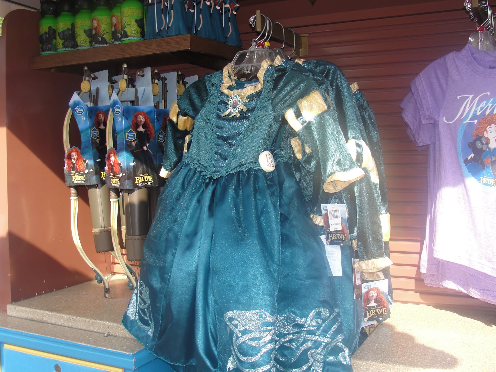 Tangled In Disney: Merida from Brave Meets At Magic Kingdom