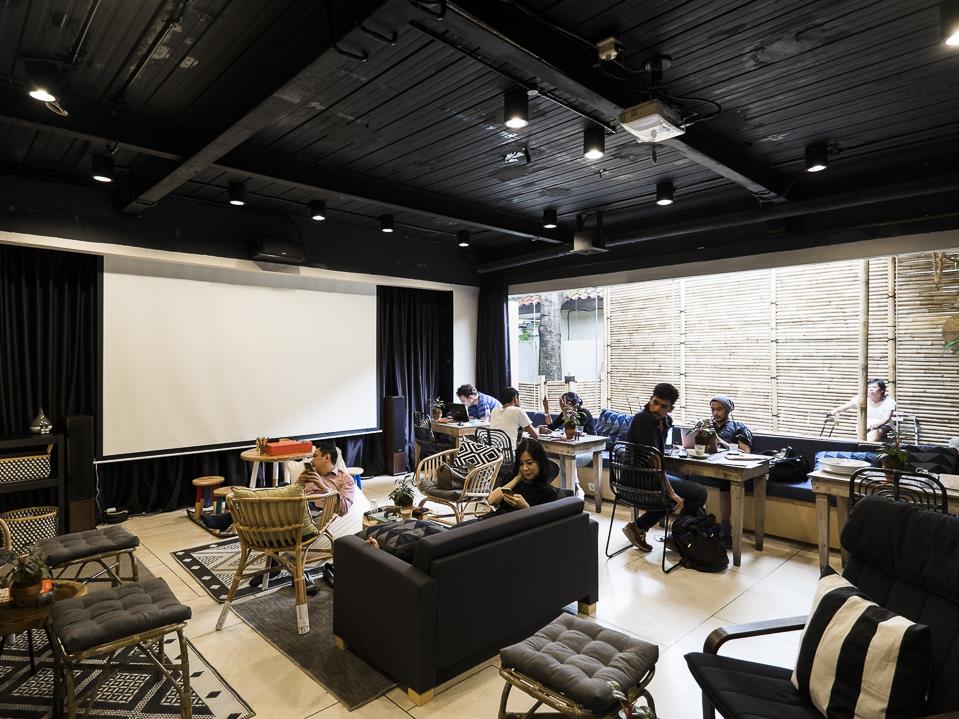 6 Bioskop Mini yang Berlokasi di Jakarta, Tempat Nonton Alternatif Bagi ...