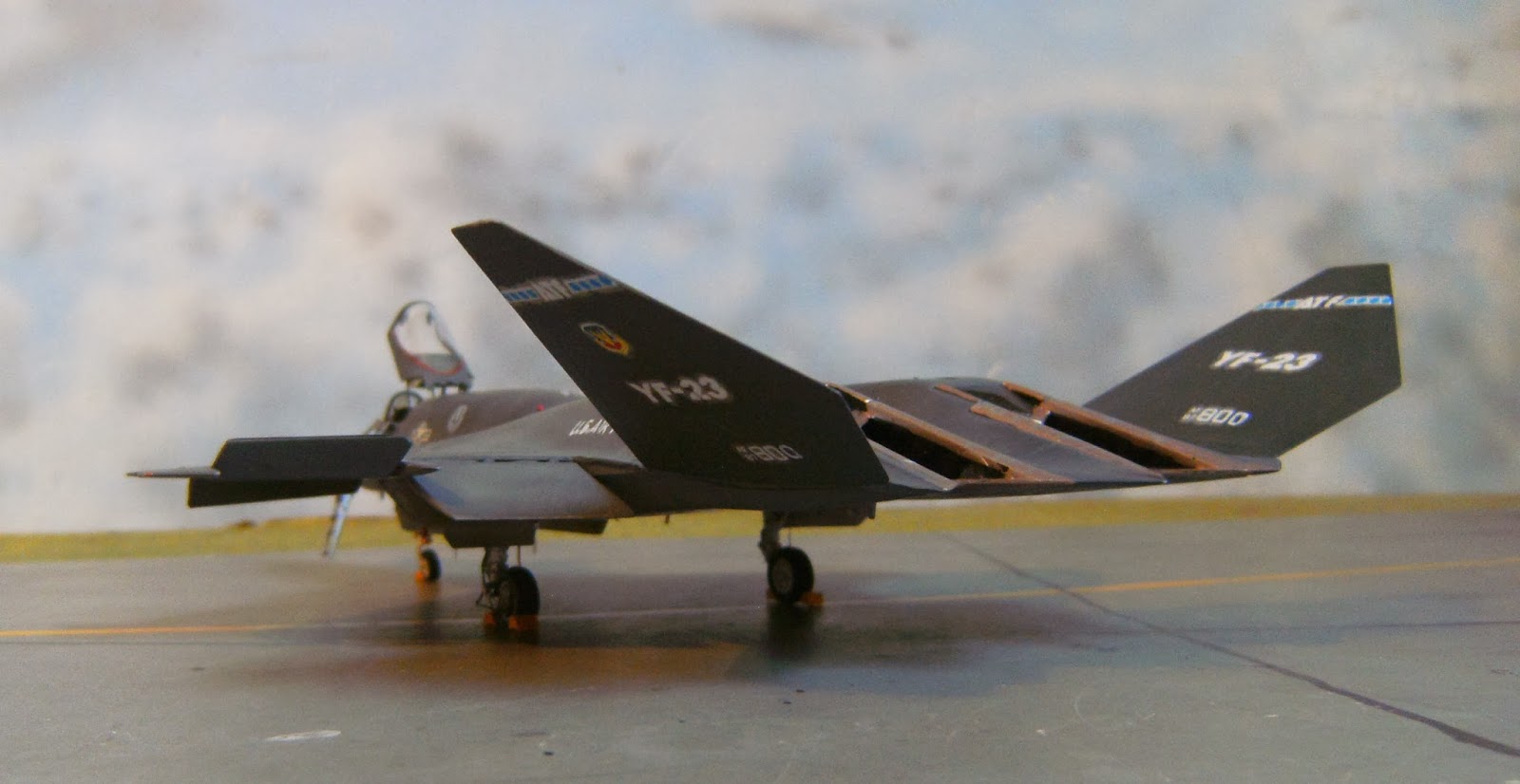Happyscale-Modellbau: Northrop ATF-23 Black Widow II - Revell 1/72