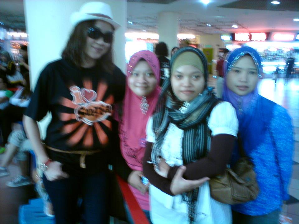 Azura Movie Promo Tour 15/1/2012 ~ Fan Dj Lin Cinta Mania
