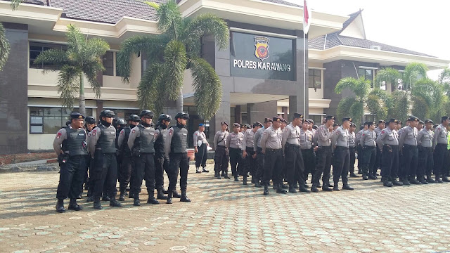 Jajaran Polres Karawang Serta Polda Jabar Kawal Ketat Rapat ...