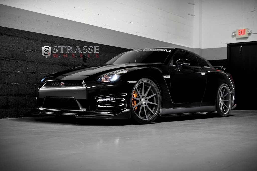 Pick of The Day: Nissan GT-R on Strasse Forged Wheels : ebeasts.com