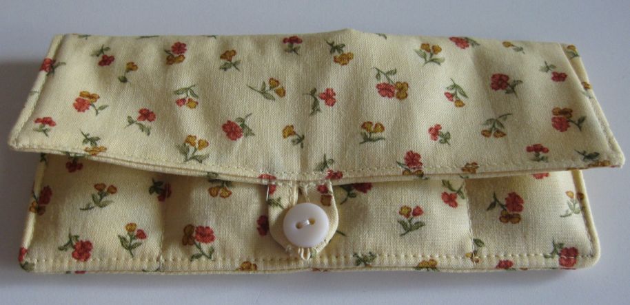 By Your Hands: Tuesday Tutorial ---- USB Flash Drive Holder