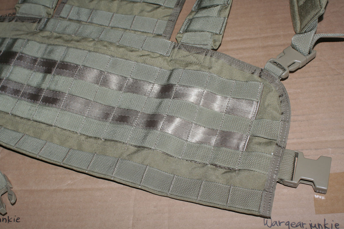 Webbingbabel: Eagle Industries Rhodesian Recon Vest Khaki