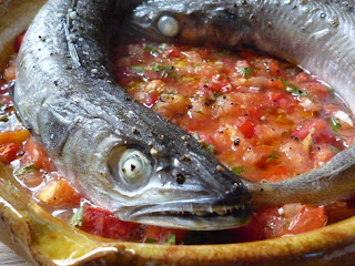 Bolli's Kitchen: Merluchon aux tomates - Kleiner Seehecht mit Tomaten