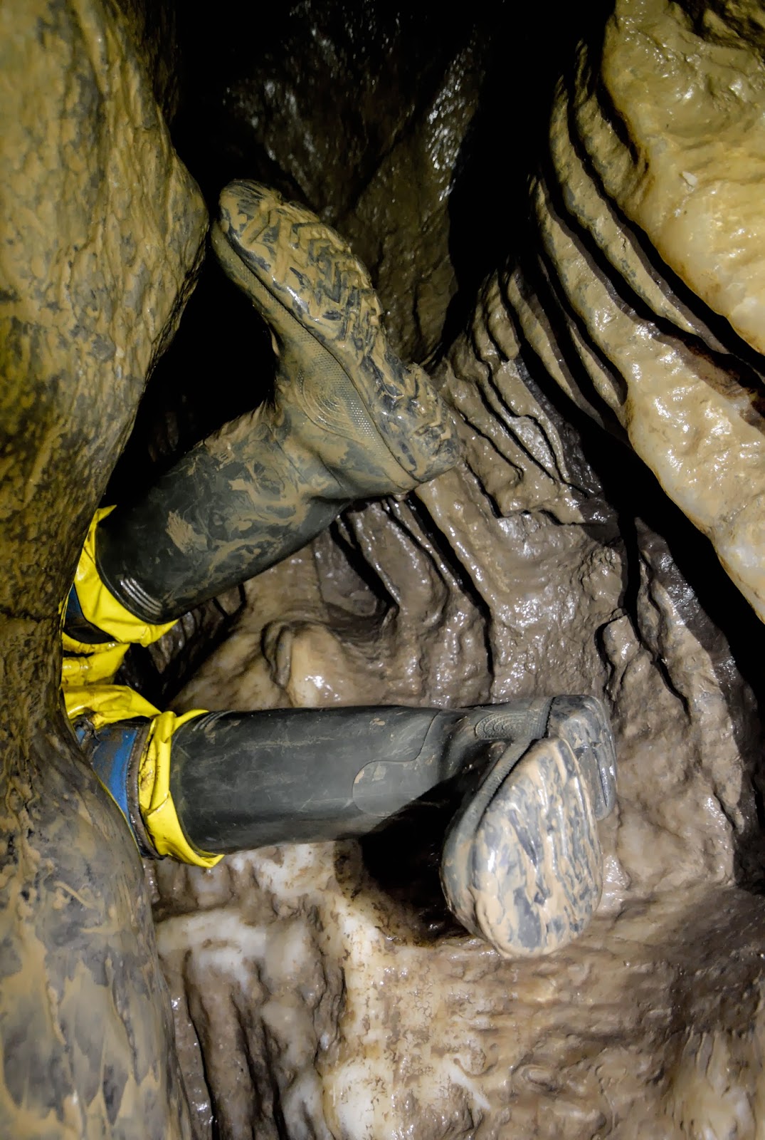Dudley Caving Club: A trip to Neil Moss Chamber Peak Cavern