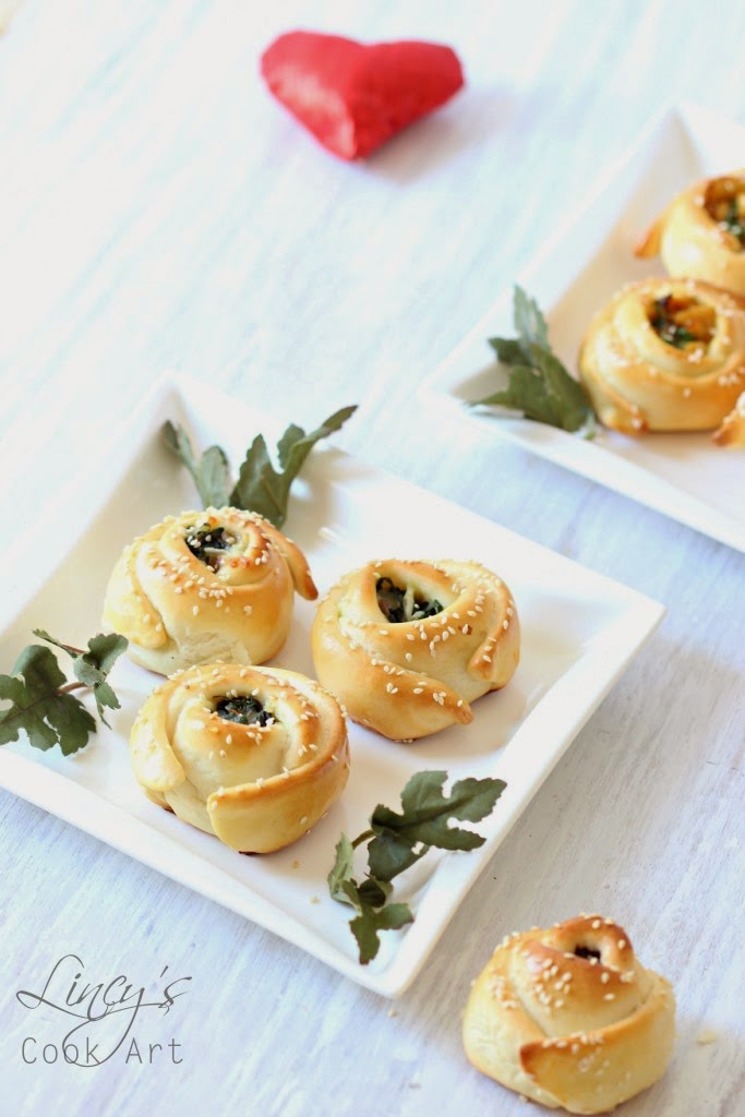 Rose Rolls ~ Lincy's Cook Art