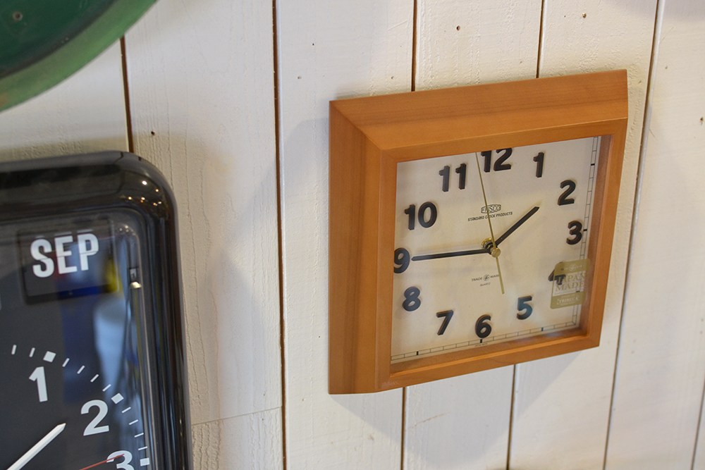 HOLIDAY GENERAL STORE: FRISCO WALL CLOCK