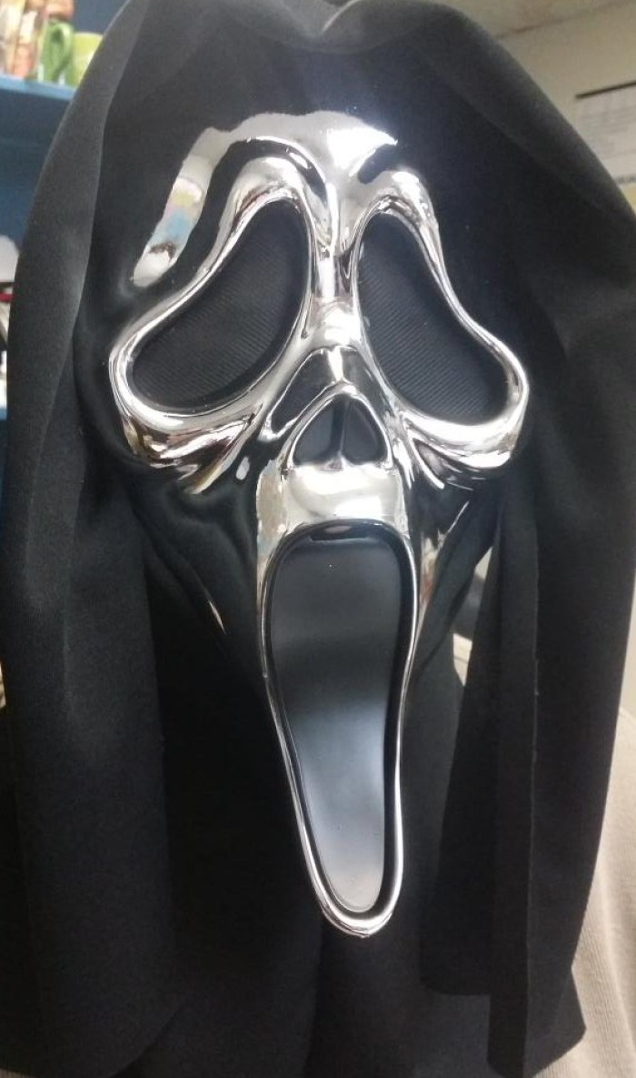 Leak Hive: FUN WORLD HONORS WES CRAVEN WITH GHOSTFACE SILVER ...