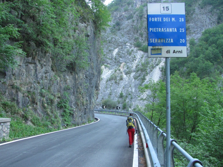 Escursionismo a 360°: Monte Corchia (dal crinale nord dell’anticima) EE