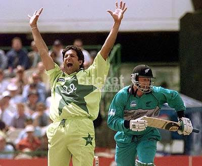 Pakistani Players Wallpapers Biography: Wasim Akram
