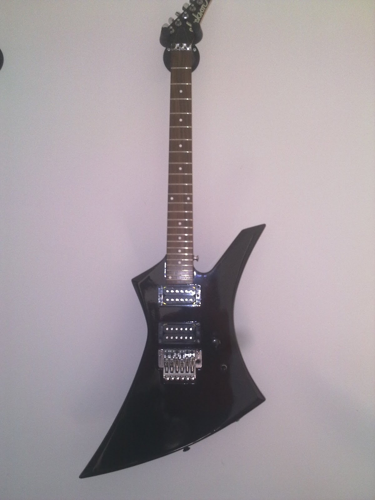 Reparacion, Personalizacion y venta. www.customguitars.es : JACKSON KELLY