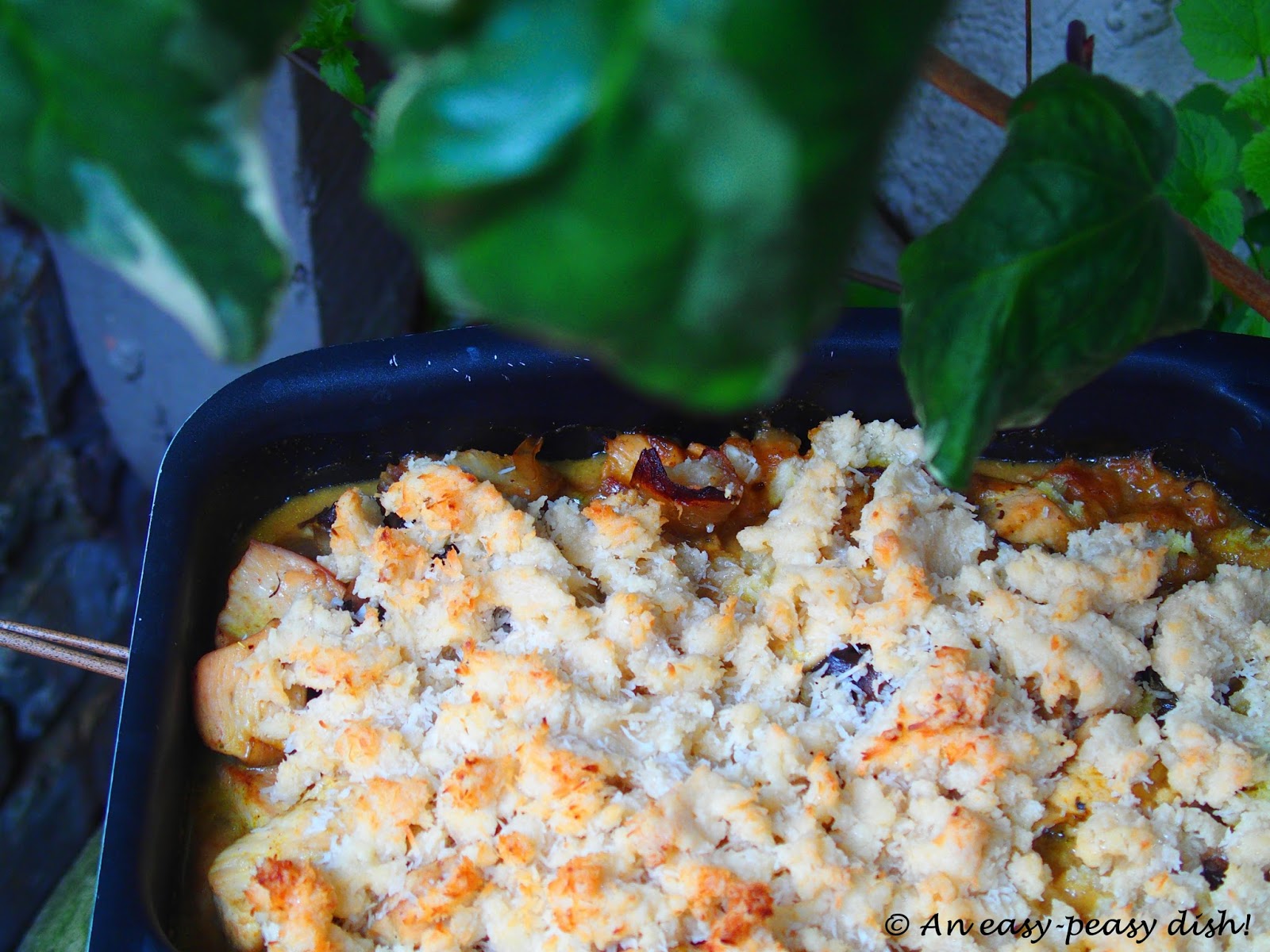 CHICKEN AND COCONUT CRUMBLE - Easy-peasy dish...