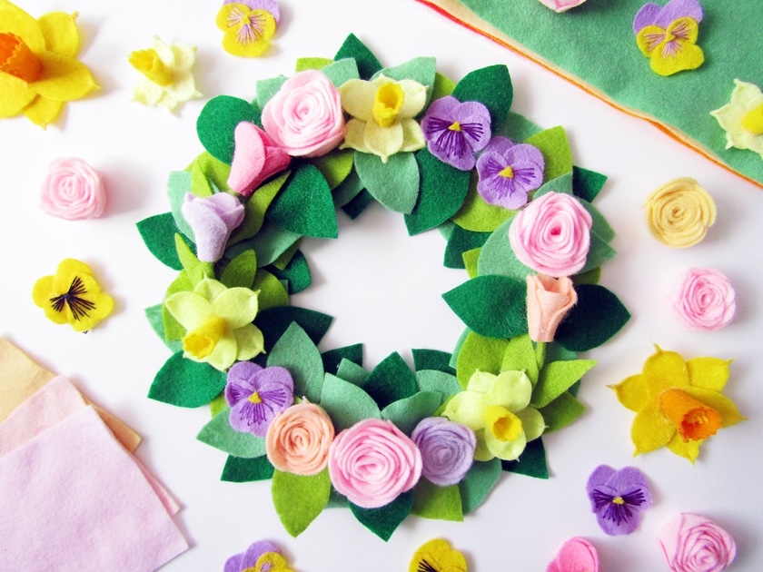 My Handmade Felt Spring Flower Wreaths | Polka Spots and Freckle Dots