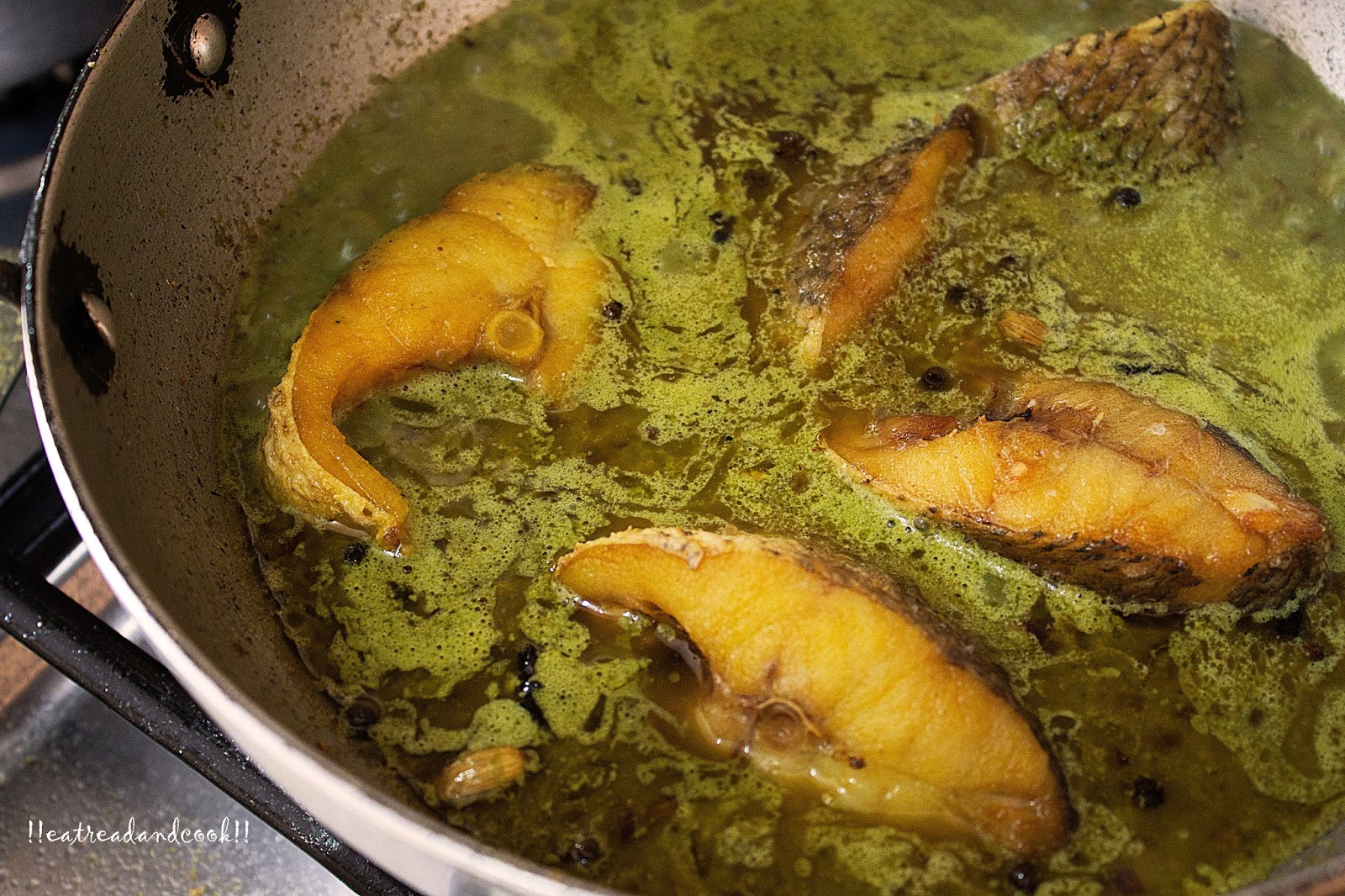 Dhone Pata Maach / Fish in a Green Paste Curry