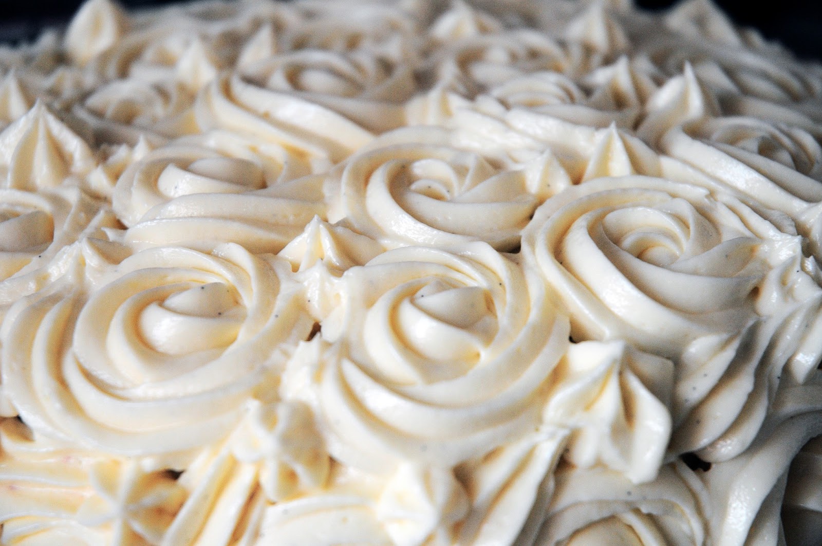 Red Velvet Cake with Rosette Cream Cheese Frosting | FORGET THOSE CALORIES