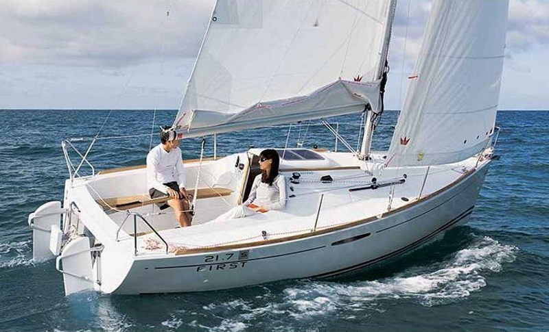 Plimbare pe mare cu un velier de 7m - Maria Ta