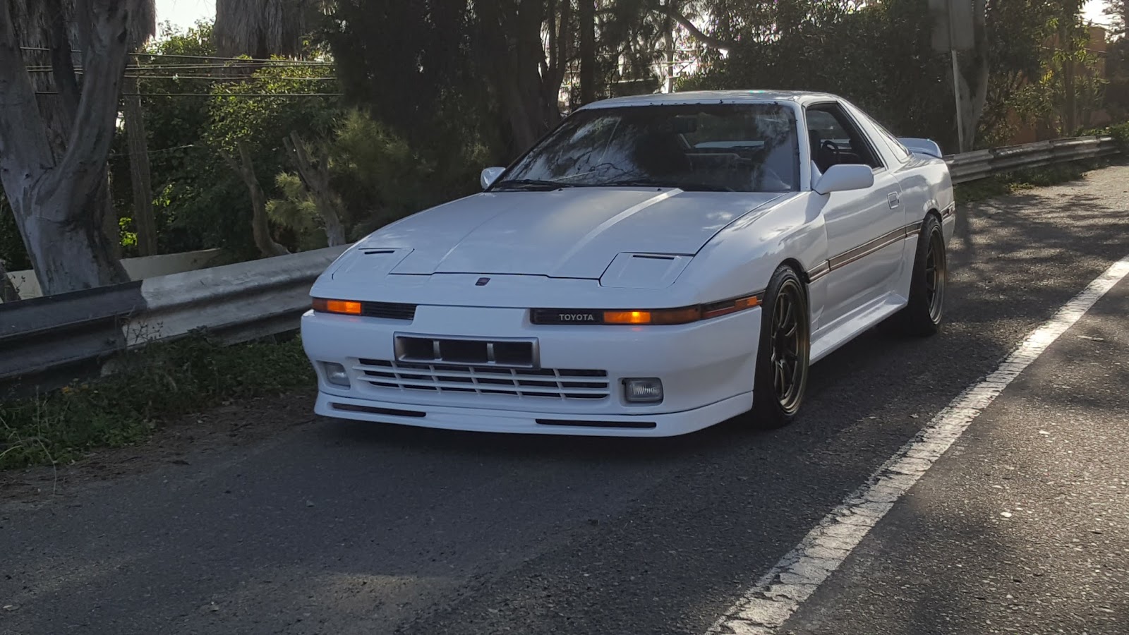 retro-spec/toyota supra ma70