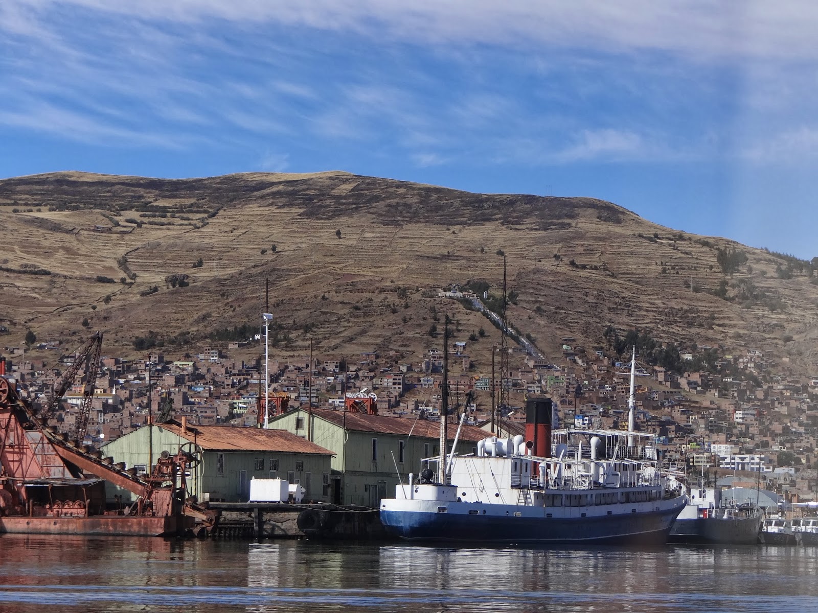 Blog de Kamilo Kardona: Islas flotantes de los Uros (Puno, Perú)