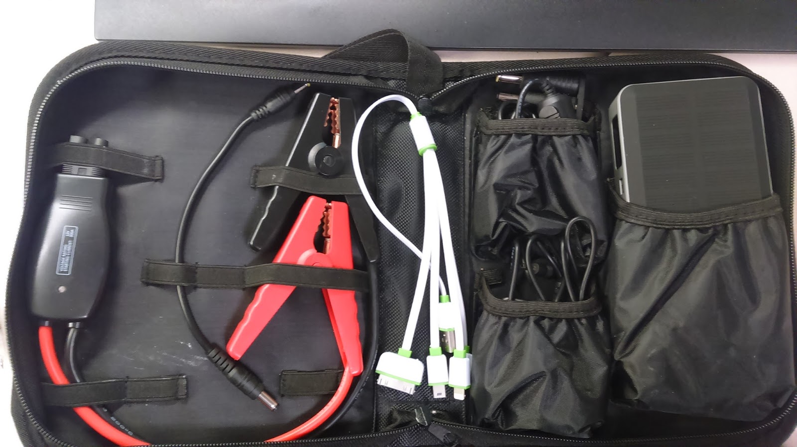 You Love Guns & Zombies: StarkPower JumpBox V8 Pro 600