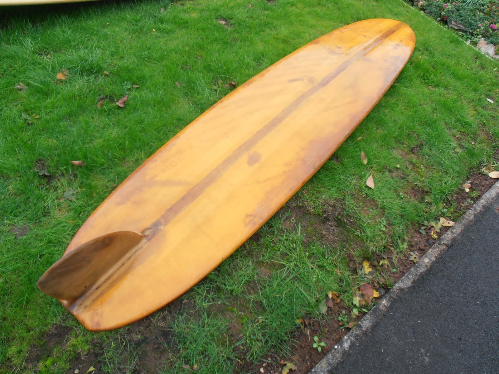 vintage surfboard collector UK: Friendly Bear longboard by Bob Head