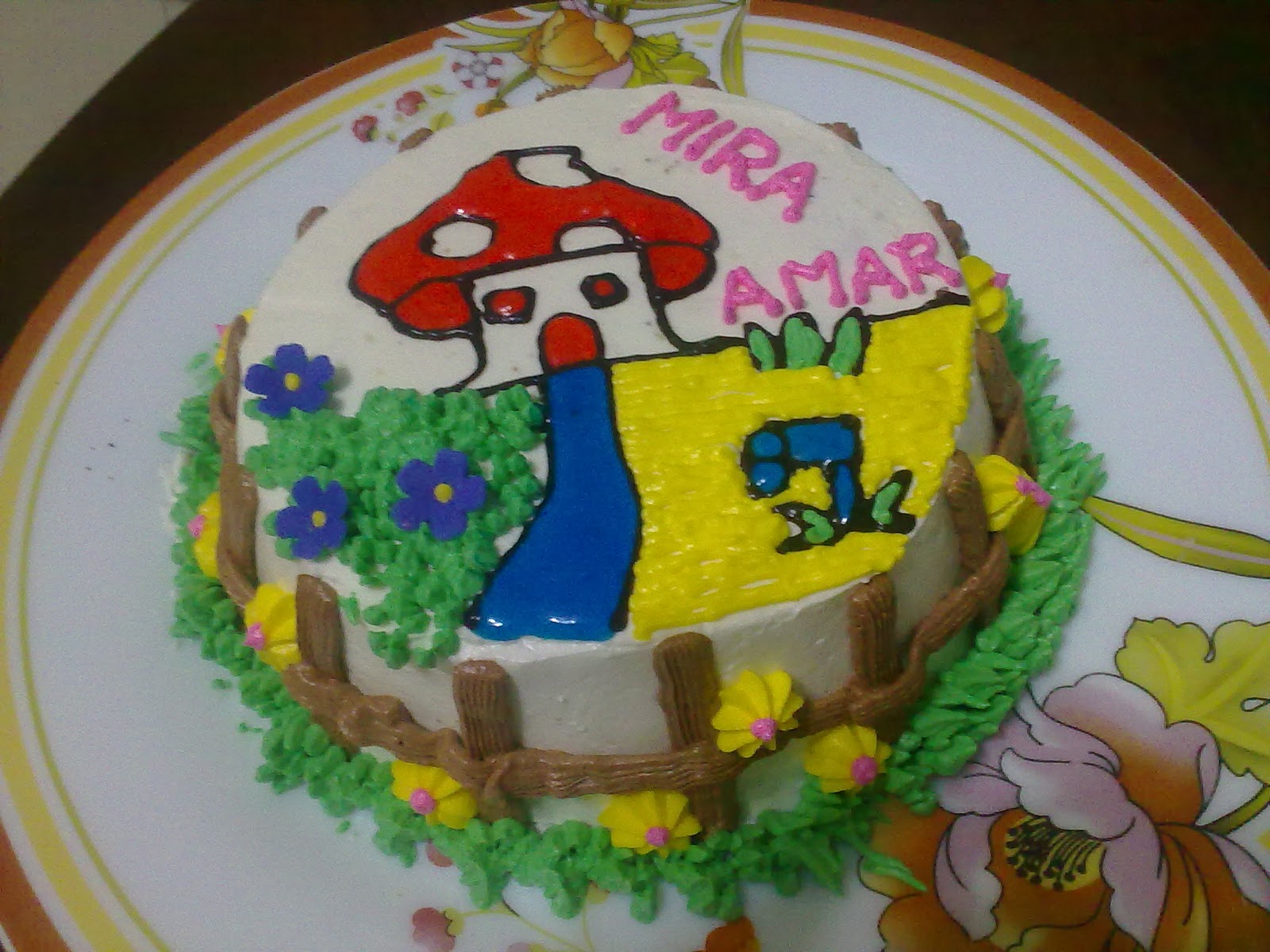 Yatie-Memasak: Kelas kek - Drawing on buttercream cake (030211)