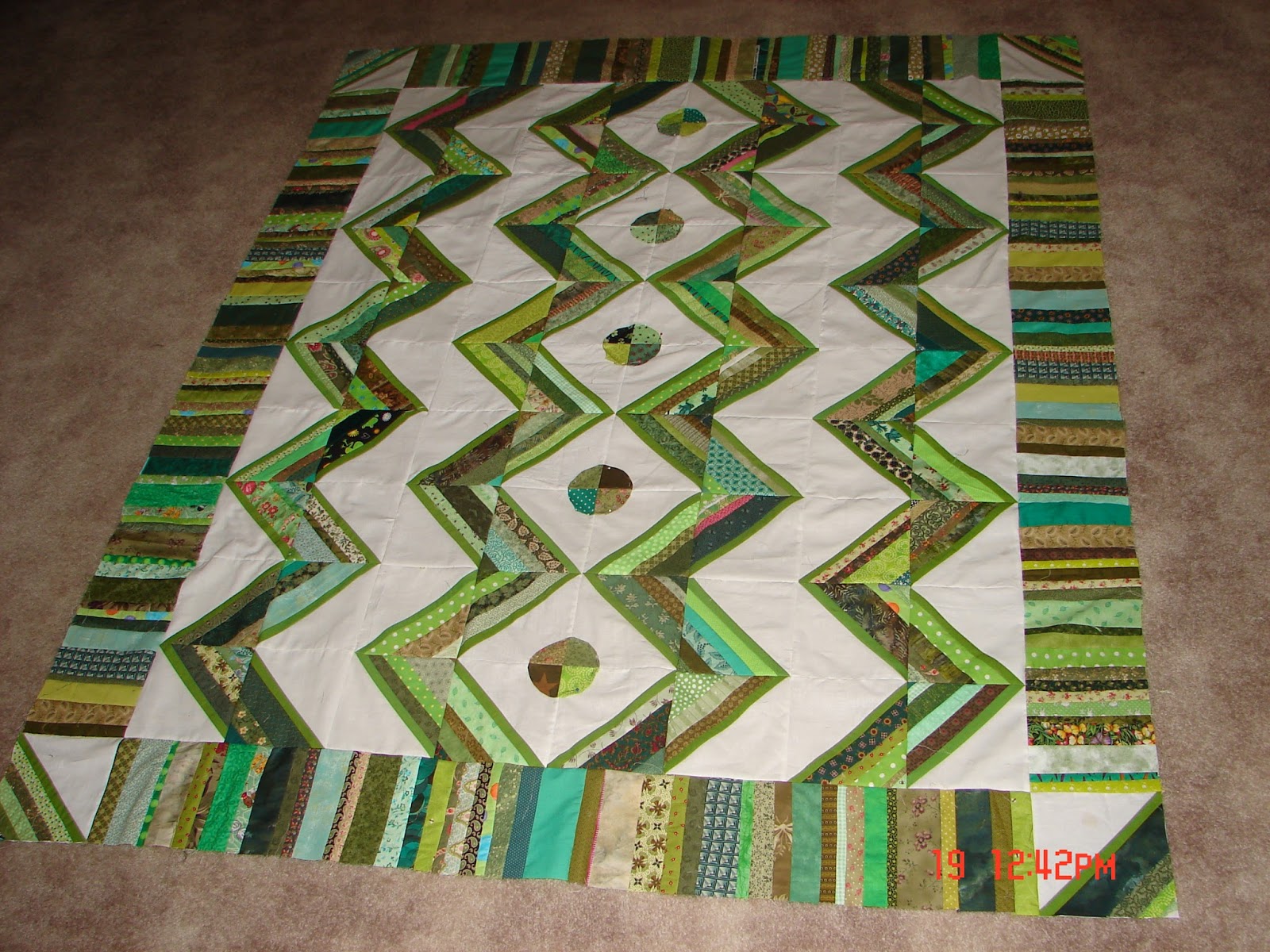 JulieKQuilts: Green strings---streak of lightning!!