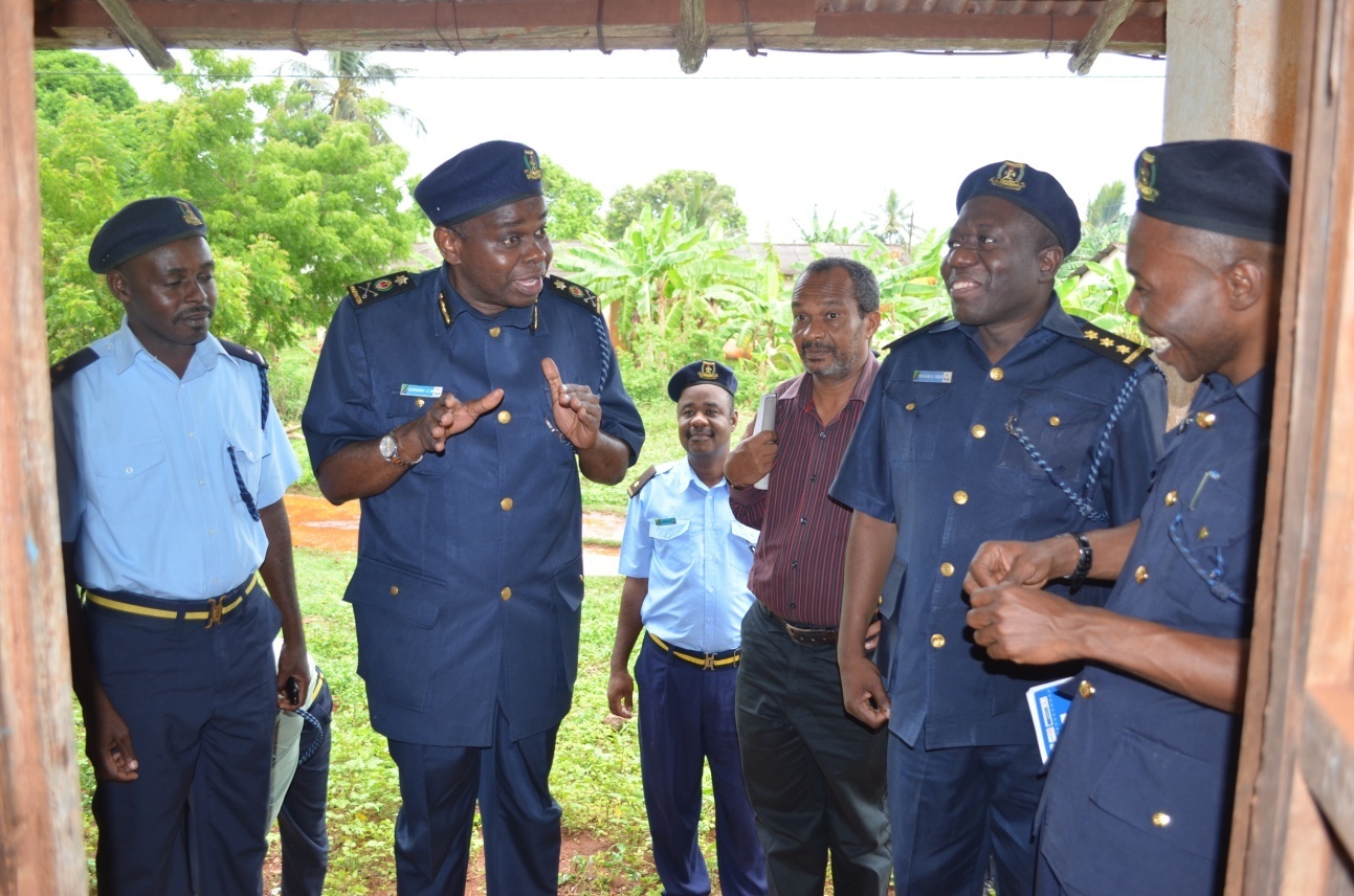 Kamishna Uhamiaji Zanzibar afanya ziara Ofisi ya Uhamiaji Mkoa wa ...