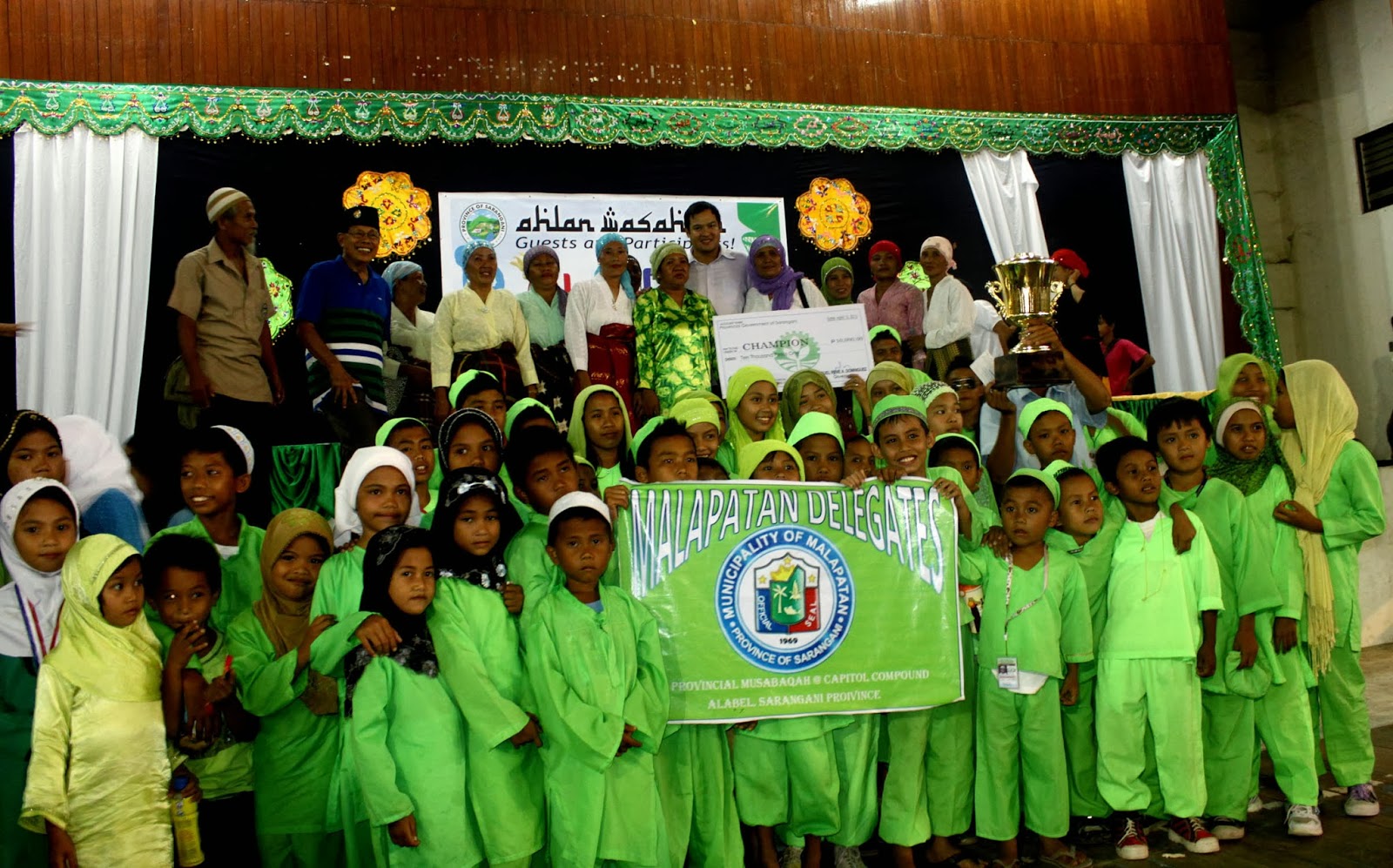Sarangani Today: Musabaqah overall champion celebrates with Gov. Migs