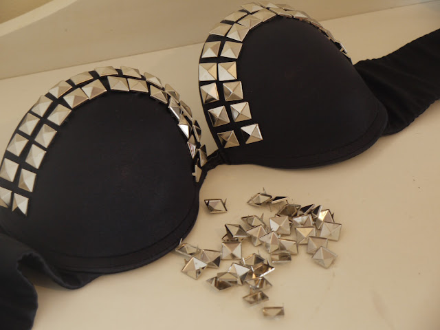 my styles my smiles: studded bras DIY