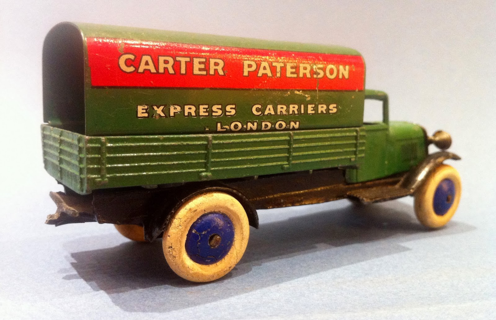 I wish I were a british boy in the 30's: Carter Paterson covered wagon