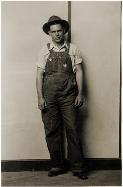 Los Grandes Fotografos: Mike Disfarmer (1884-1959)