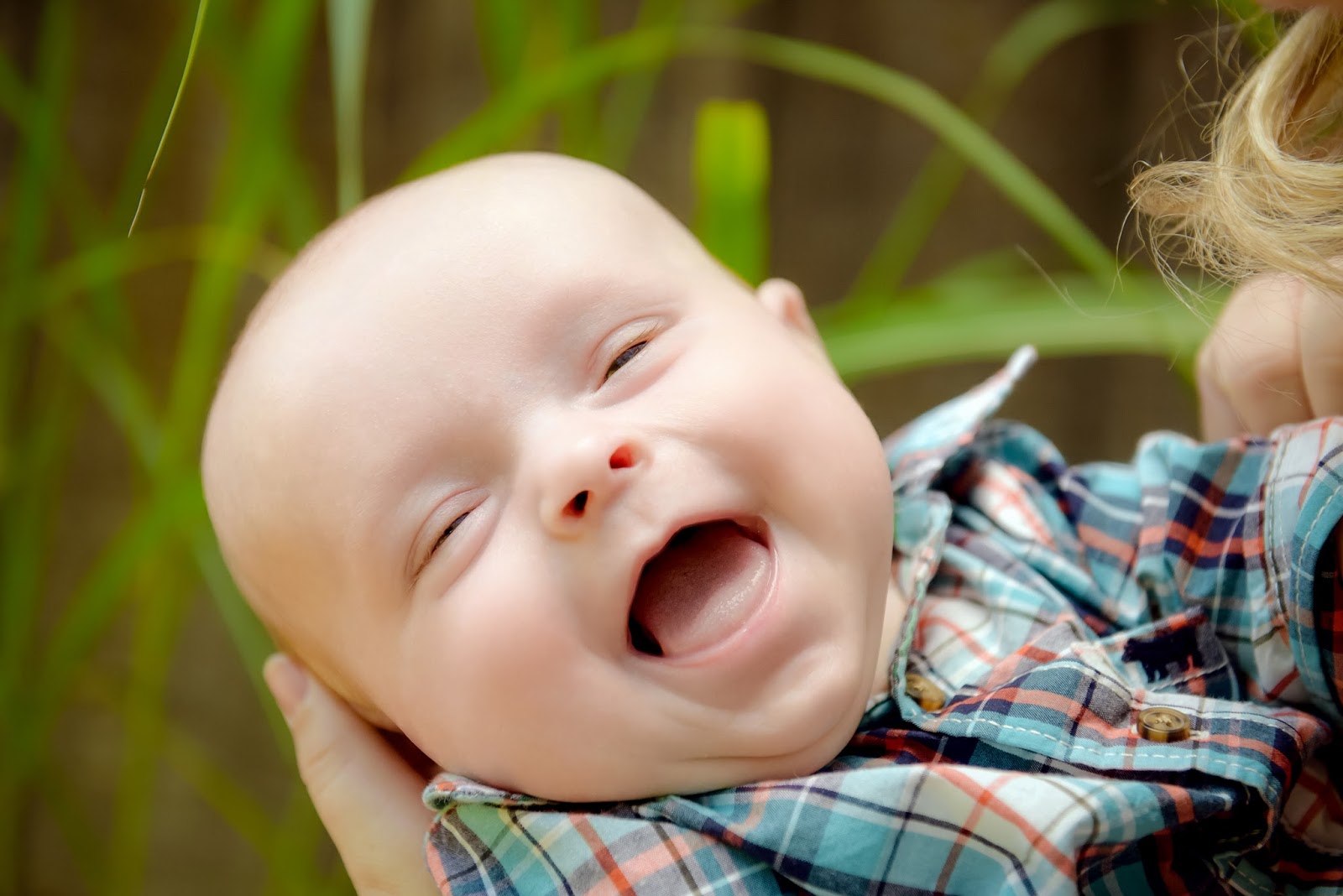 .: Helpful Tips For Photographing Small Babies|Hometown Highlight