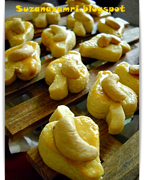 ..Cooking with soul.....: BISKUT GAJUS