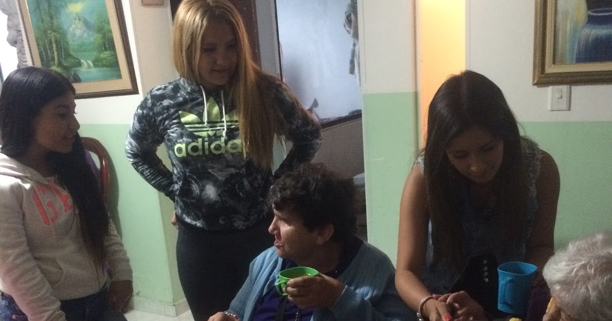 CAS Paola Merchan: visita a los abuelitos