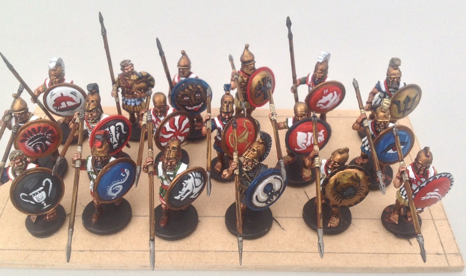 15mm paint shack: 28mm Victrix Greek Hoplites first batch complete