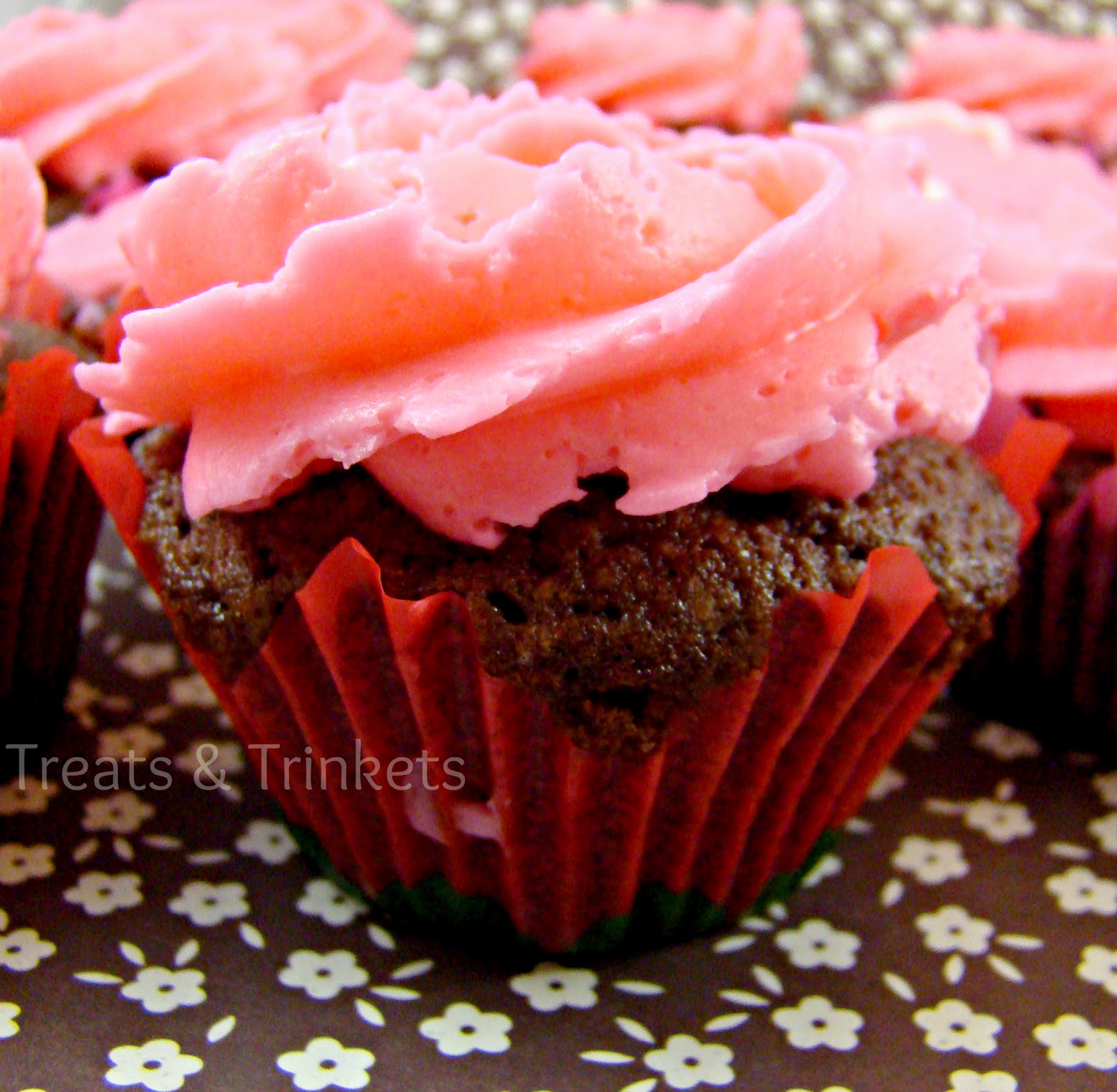 Treats & Trinkets: Bad Wolf Cupcakes